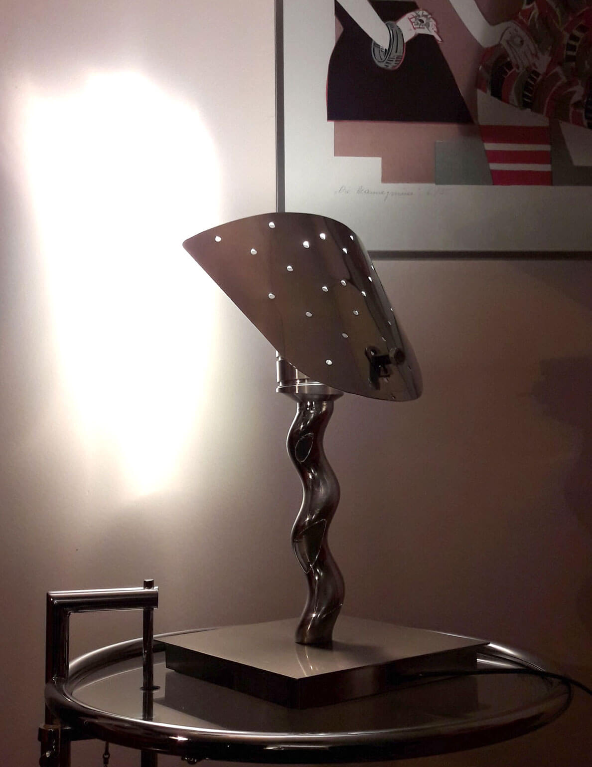 Designer Tischlampe setzt imposanten Akzent auf Bilder - Ideen mit ...